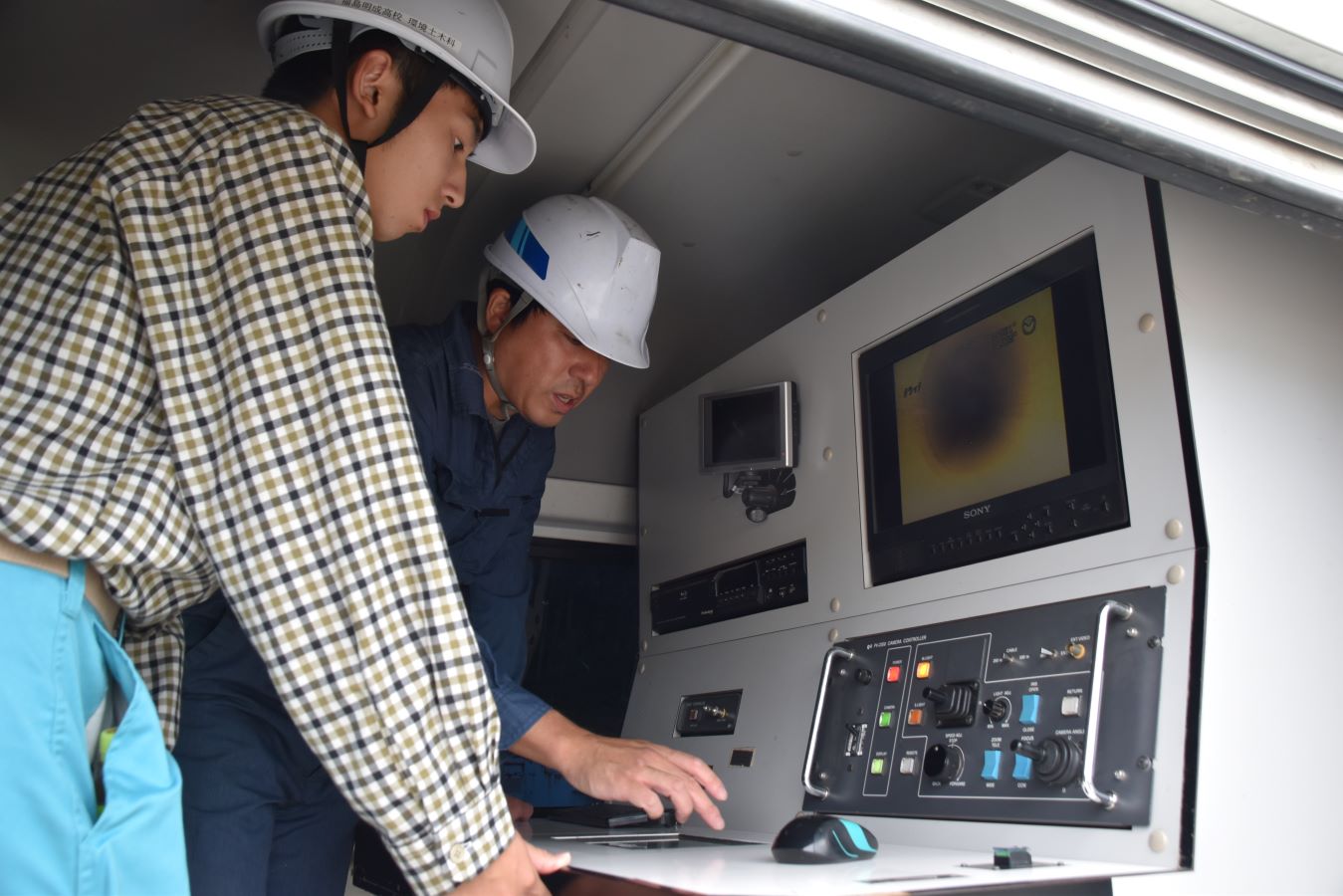 福島明成高校環境土木科の生徒さんが日東産業へ現場実習に来られました。 | お知らせ | ニュース | 日東産業 | 福島市