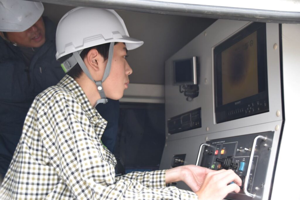 福島明成高校環境土木科の生徒さんが日東産業へ現場実習に来られました。 | お知らせ | ニュース | 日東産業 | 福島市